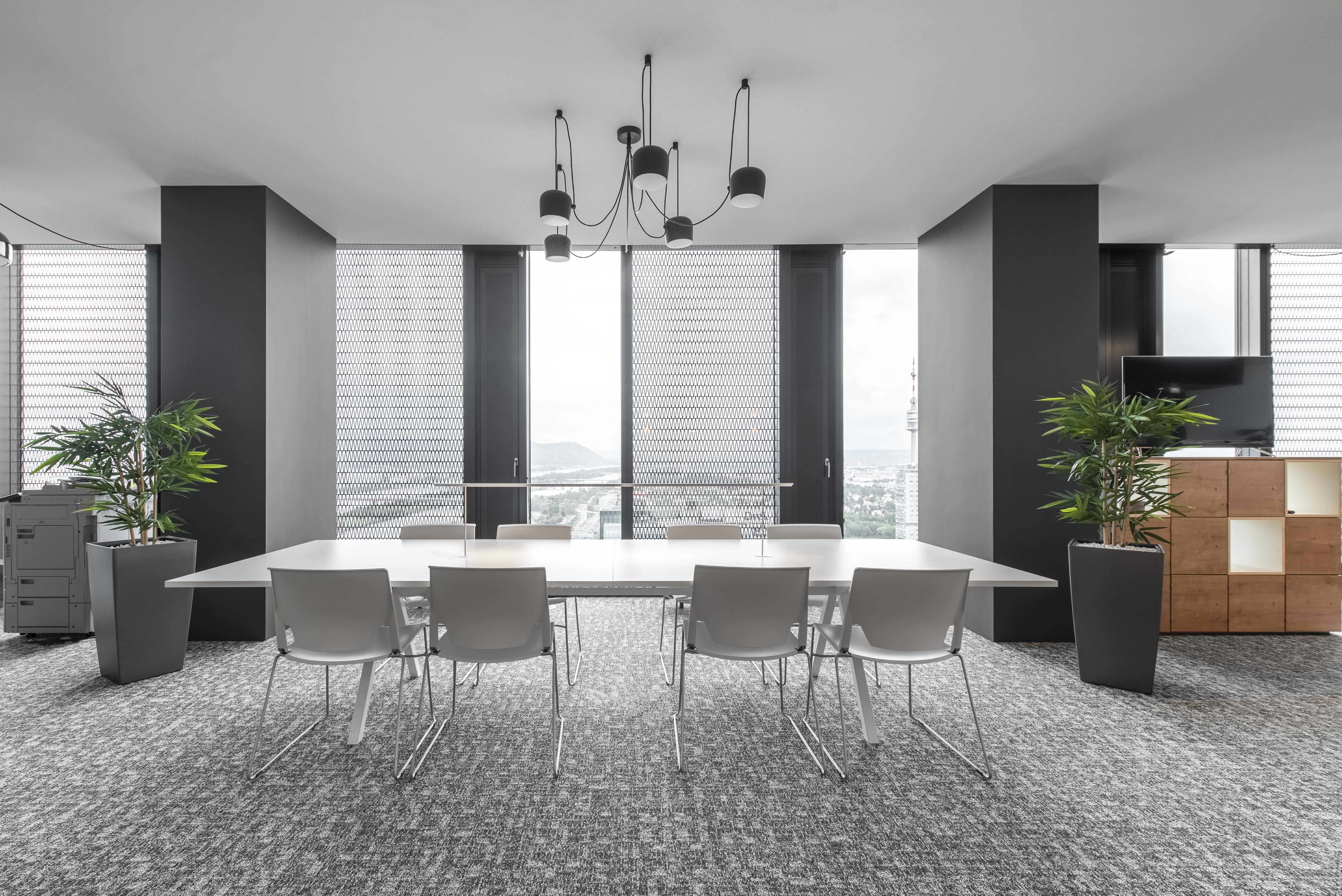 Coworking Space at Regus Vienna, DC Tower, Vienna | Coworker