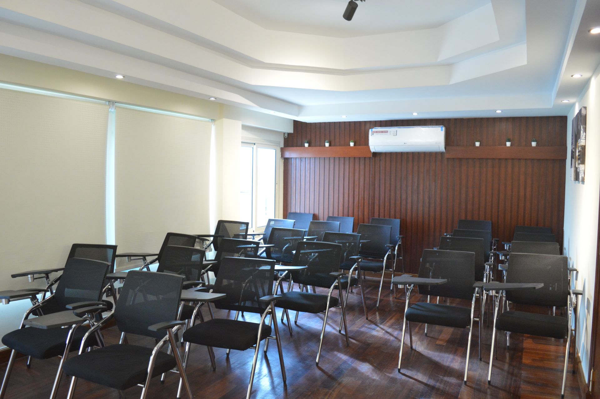 Coworking Space at Makanak Office Space Sheikh Zayed, 6th October ...