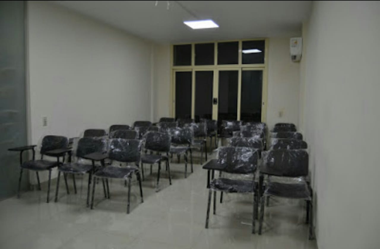 alex lab, Alexandria - Book Online - Coworker