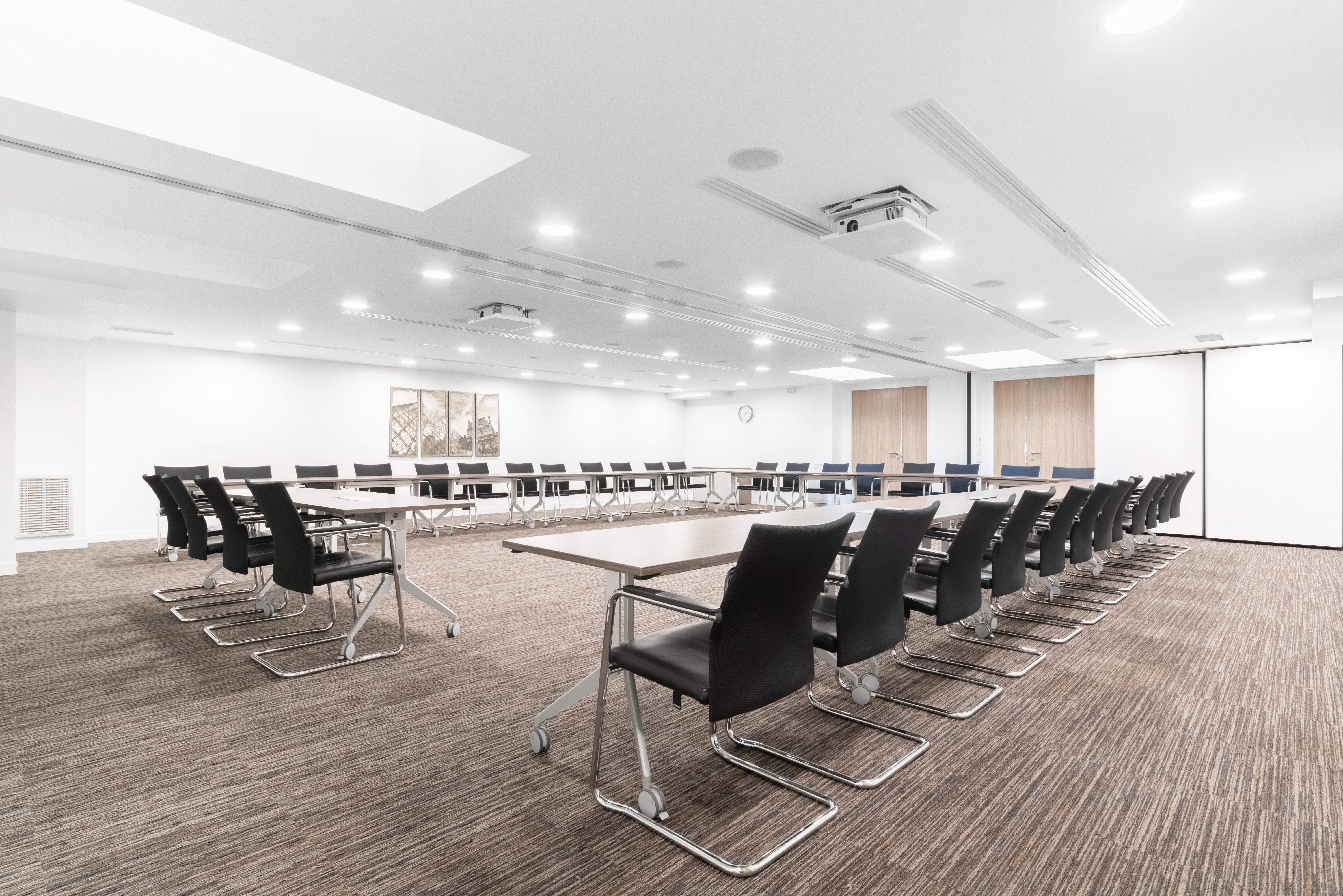 Coworking space on Signature by Regus Paris, Signature, Faubourg St ...