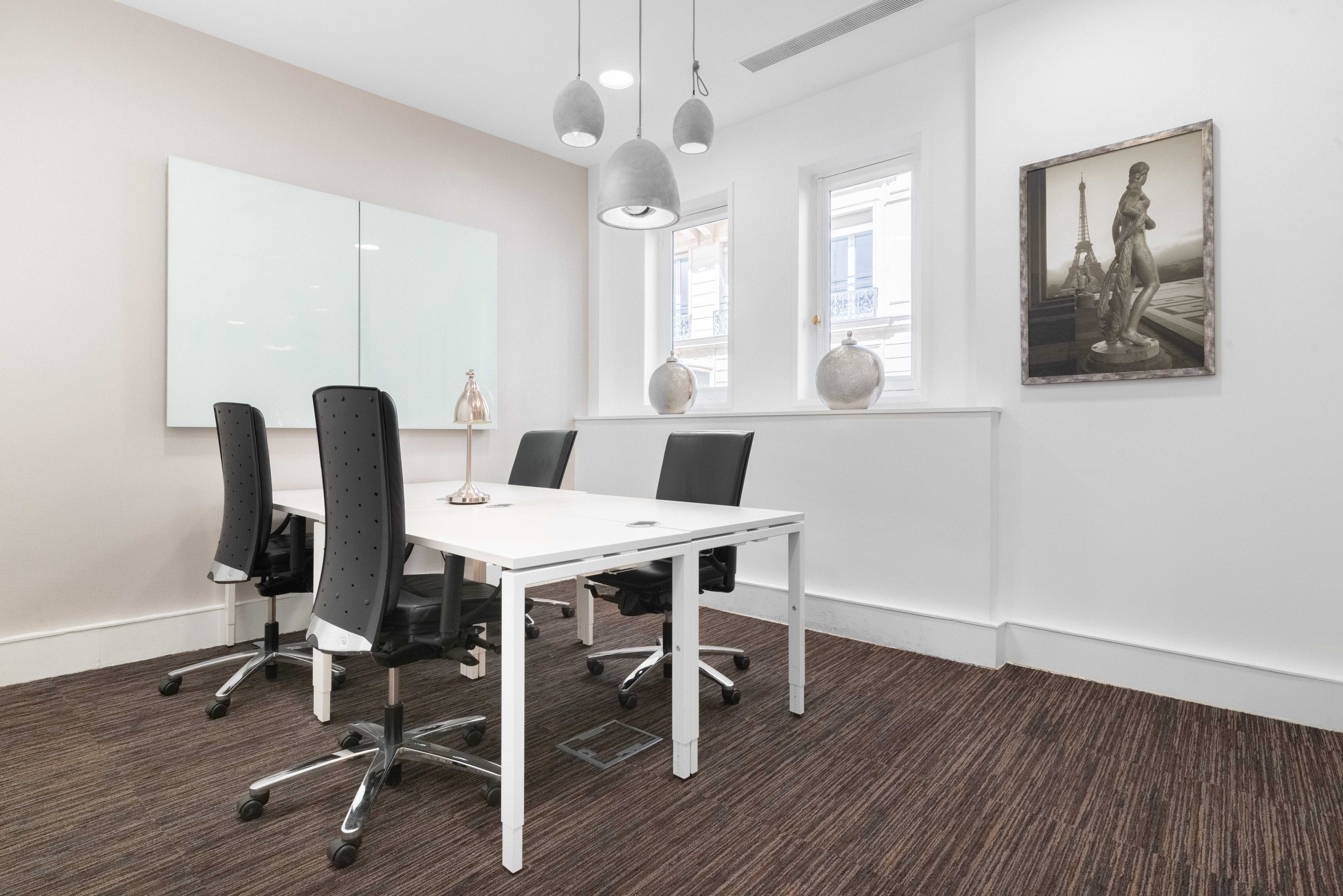 Coworking Space at Signature by Regus Paris, Signature, Faubourg St ...