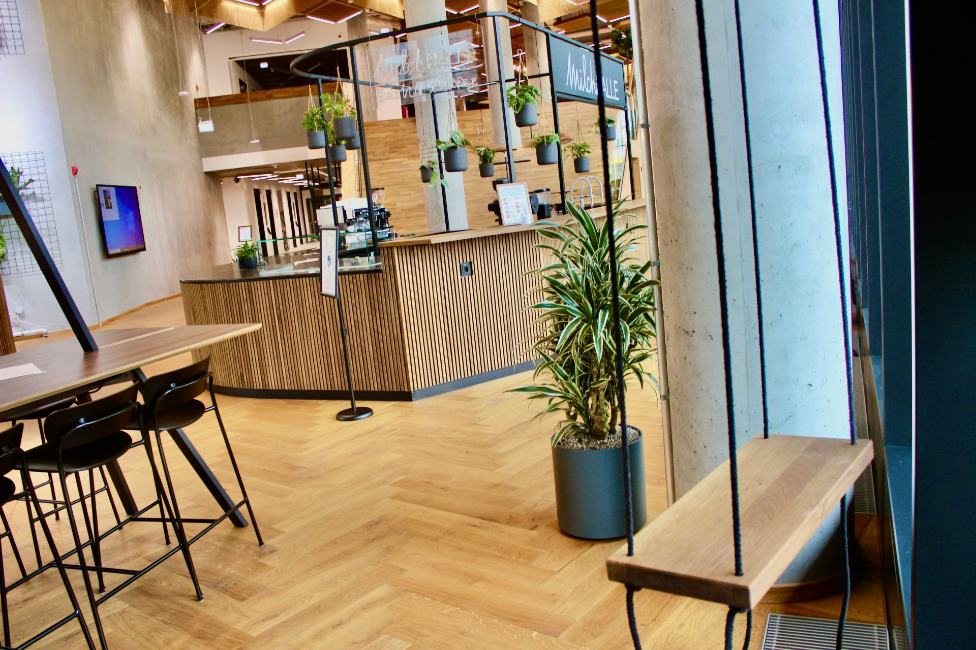 Coworking space on EDGE Workspaces Grand Central Berlin, Berlin - Book ...