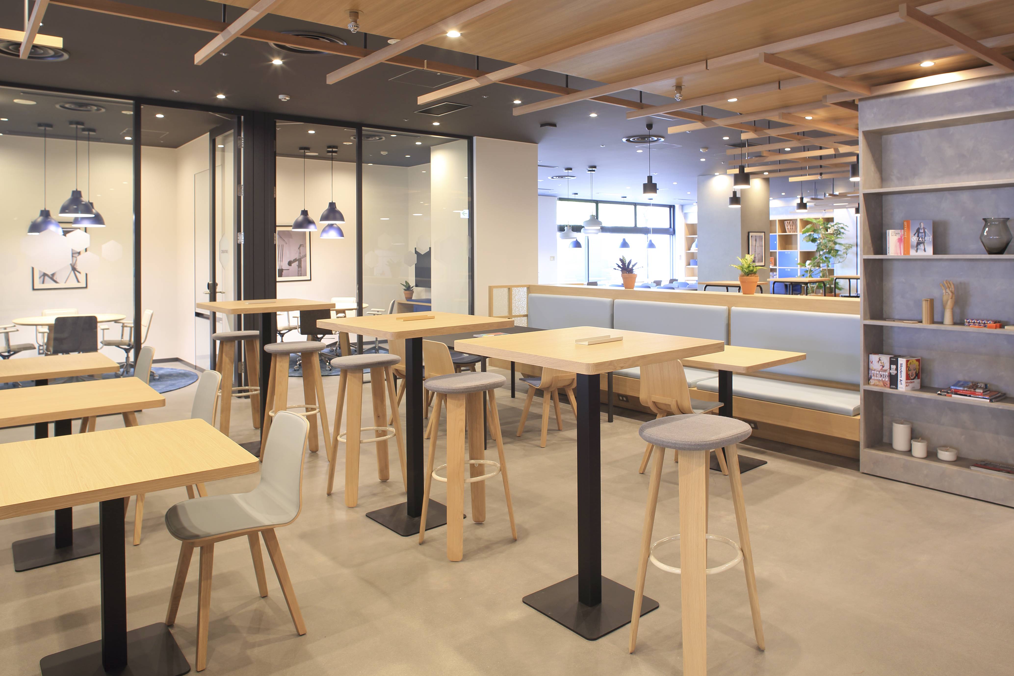 Coworking Space at Spaces Tokyo, Spaces Otemachi Building, Tokyo | Coworker