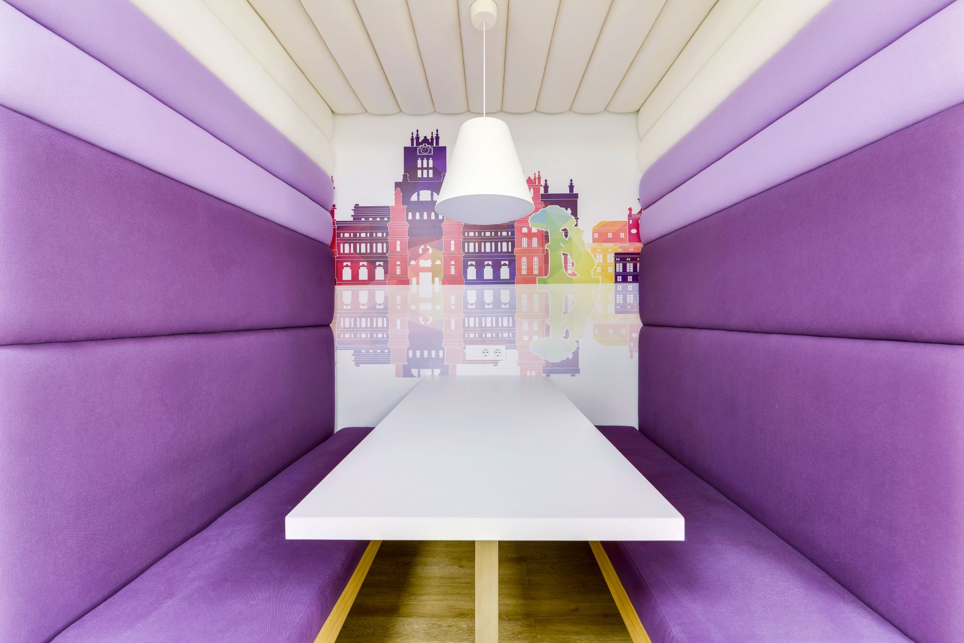 Coworking Space at Regus Dubai, Boulevard Tower, Dubai | Coworker